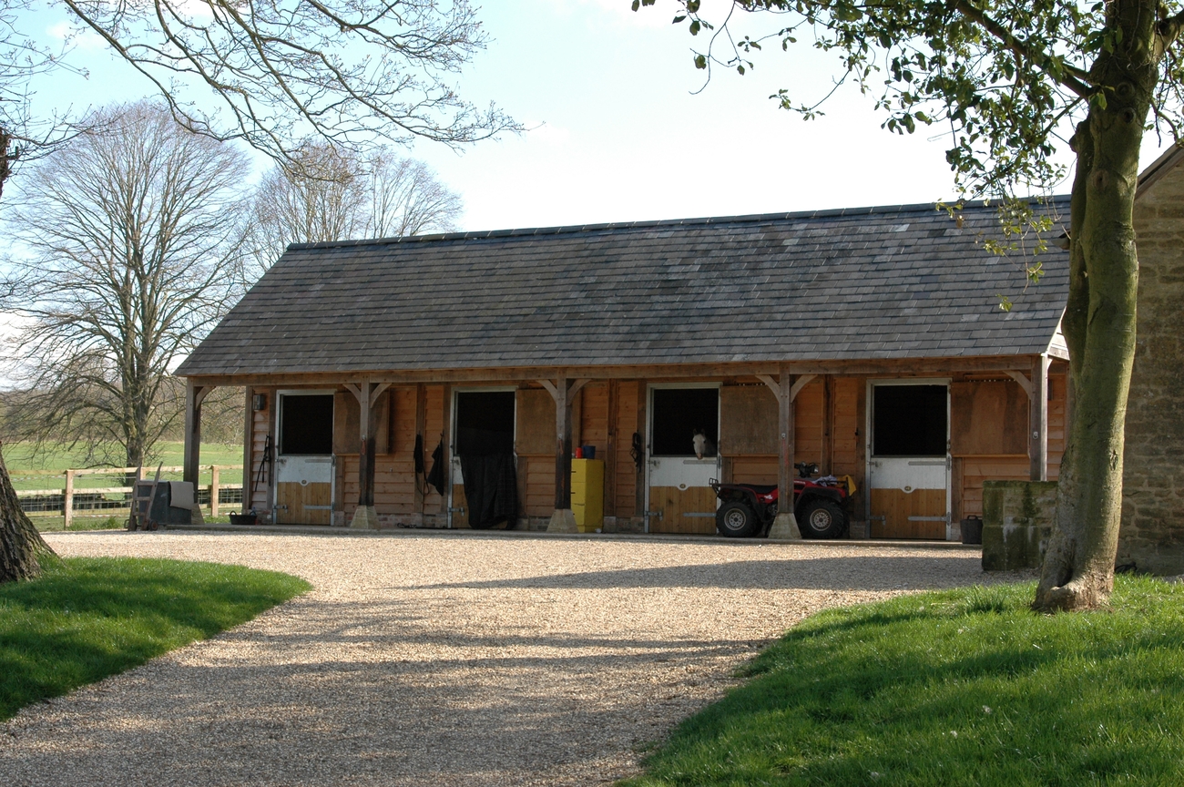 Lloyd Stables | Border Oak